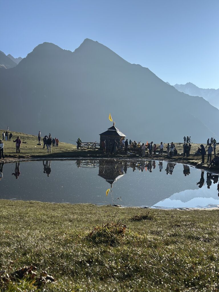 Madhmaheshwar Temple: A Complete Travel & Trekking Guide